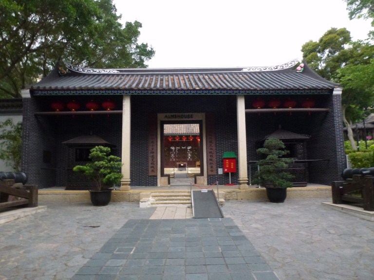 The Incredible Story of the Kowloon Walled City – INCIDENTSᐧOFᐧTRAVEL